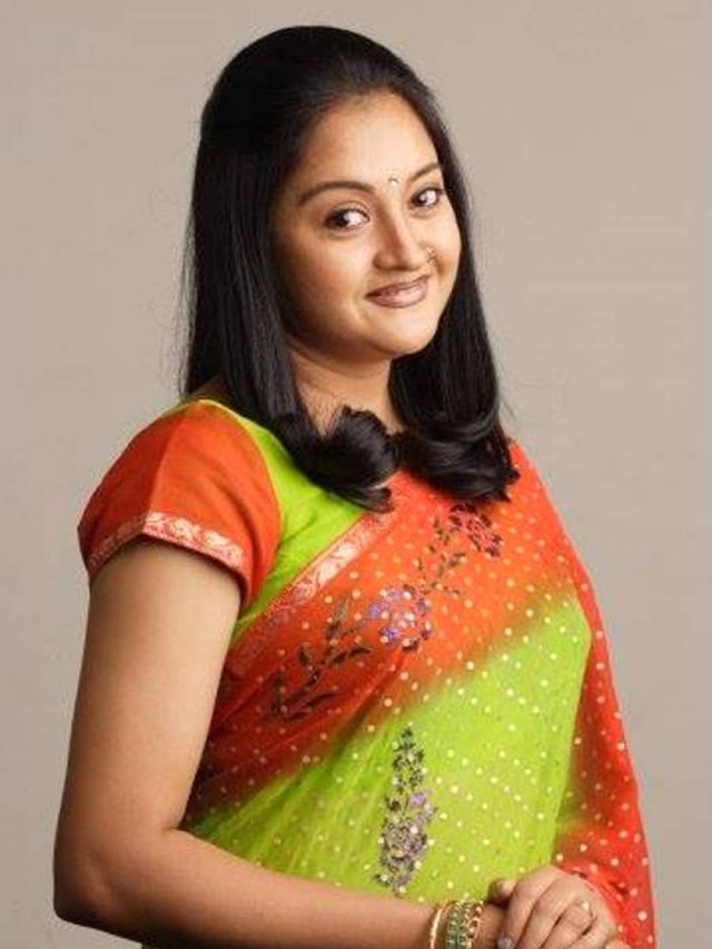 നടിമാരായ രേവതിയും ഗീത വിജയനും തമ്മിലുള്ള ബന്ധം അറിയുമോ? - Screenima