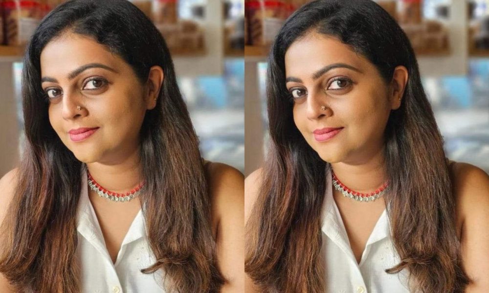 വയസ് ഒന്ന് കൂടിയപ്പോള്‍ നര കൂടി വന്നു: അശ്വതി - Screenima
